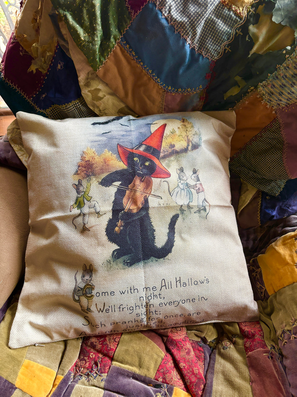 Fiddling Kitty Pillow – Hopeless Romantic